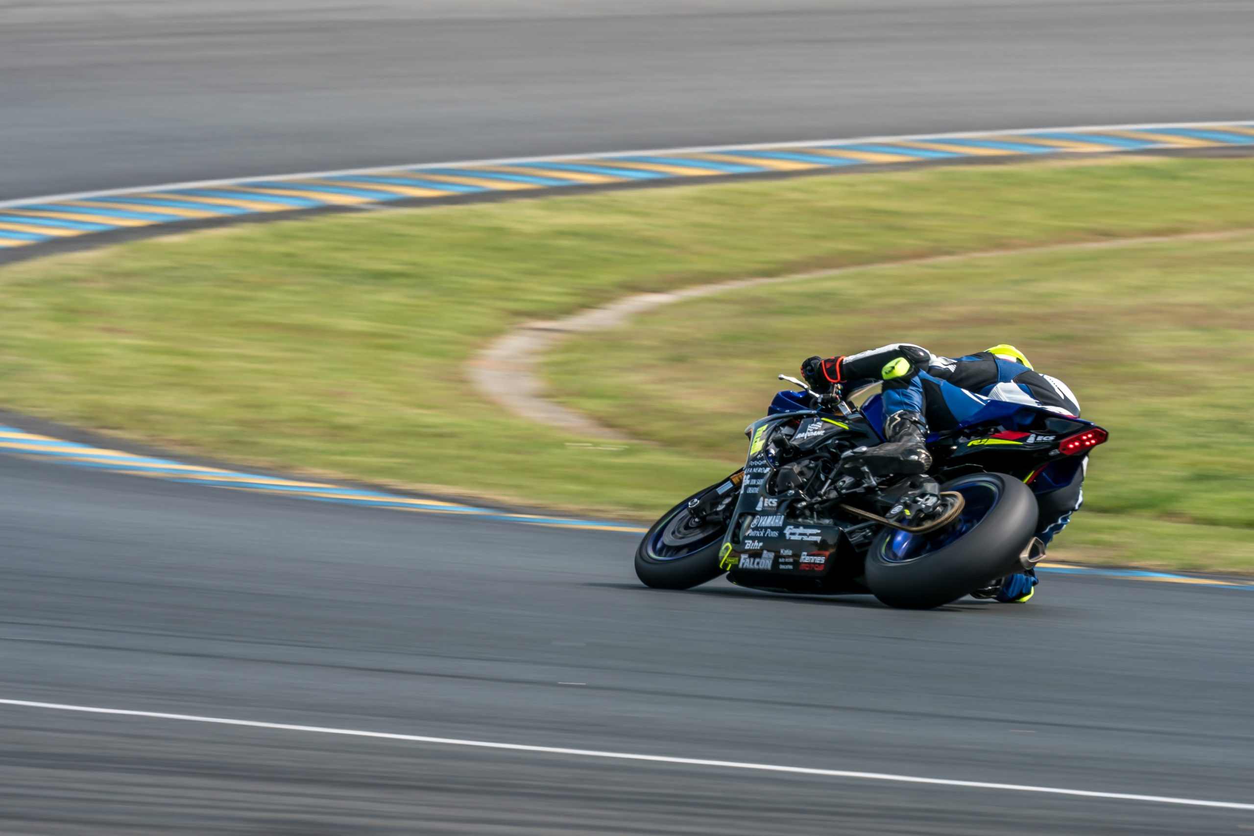 Média - Falcon Racing